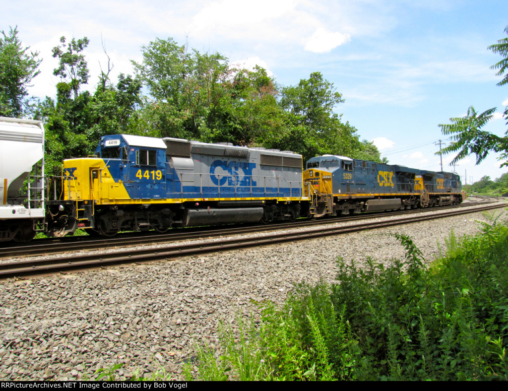 CSX 4419 and 5329